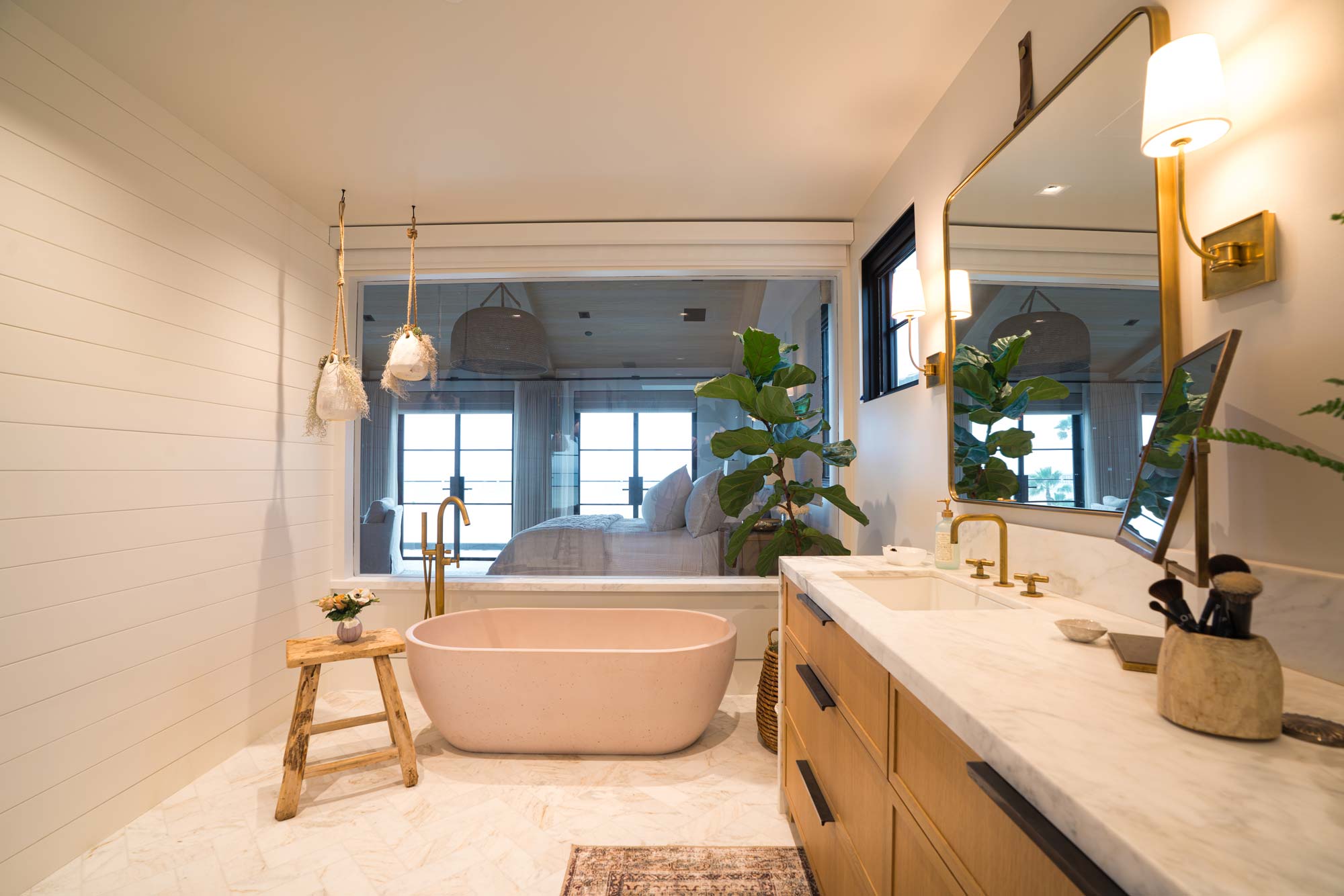 Seal Beach - Faucets N' Fixtures Kitchen and Bath Showrooms